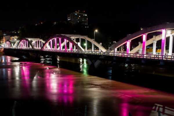 Ponte dos Arcos recebe nova iluminação em alusão ao ‘Outubro Rosa ...