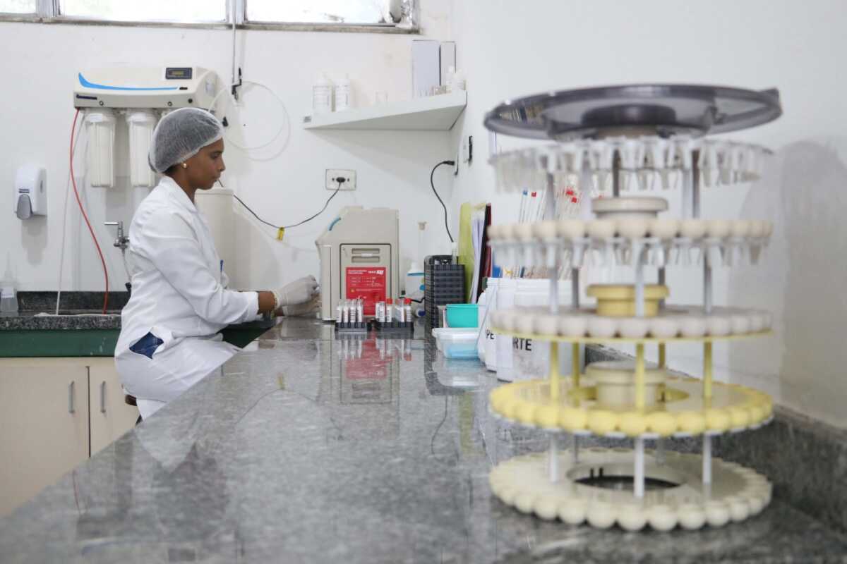 Laboratório Municipal de Barra Mansa realiza mais de 120 mil exames ...